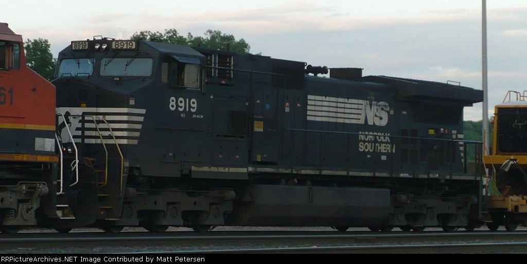 NS 8919